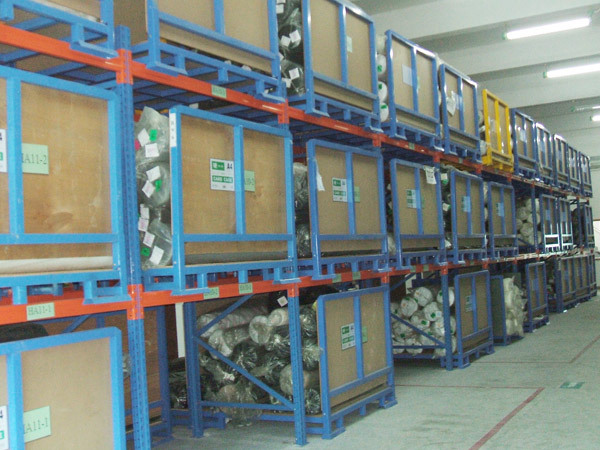 Custom Heavy-Duty Warehouse Racking Designed for Fabric Roll Storage in ...
